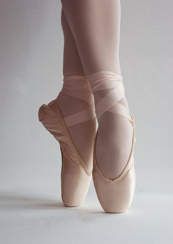 Pointe Shoes - Freed of London